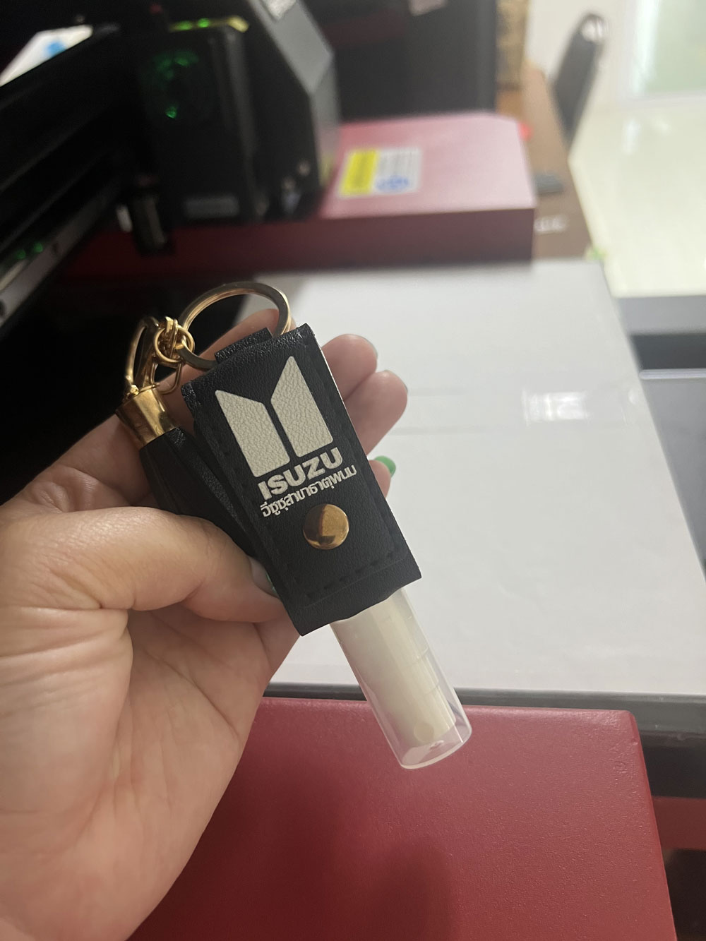 Udesi ของพรีเมี่ยม – ขวดแอลกอฮอล์พกพา+พวงกุญแจหนัง PU - Udesi